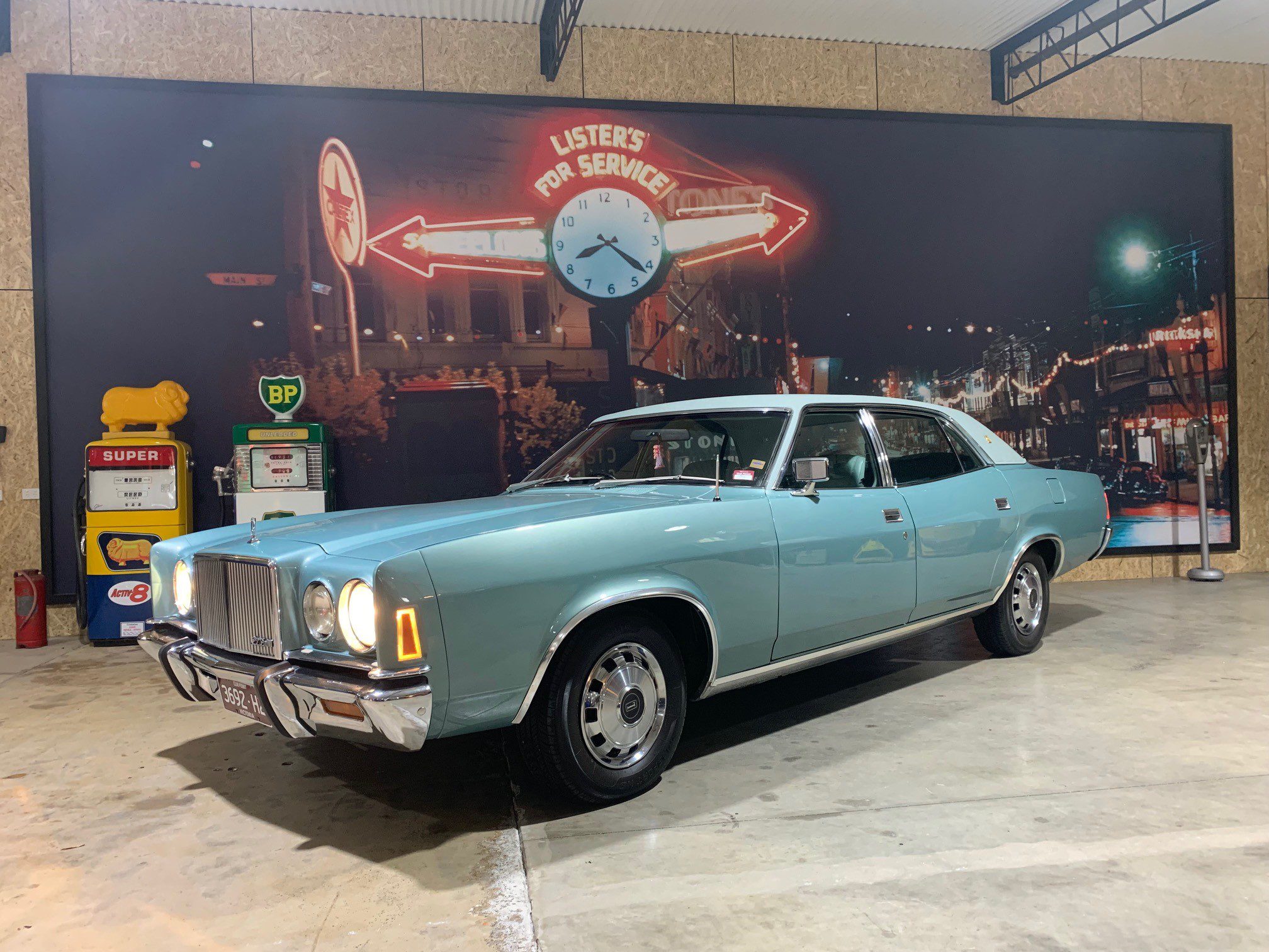 1976 Ford P6 LTD - SOLD | The Classic Centre