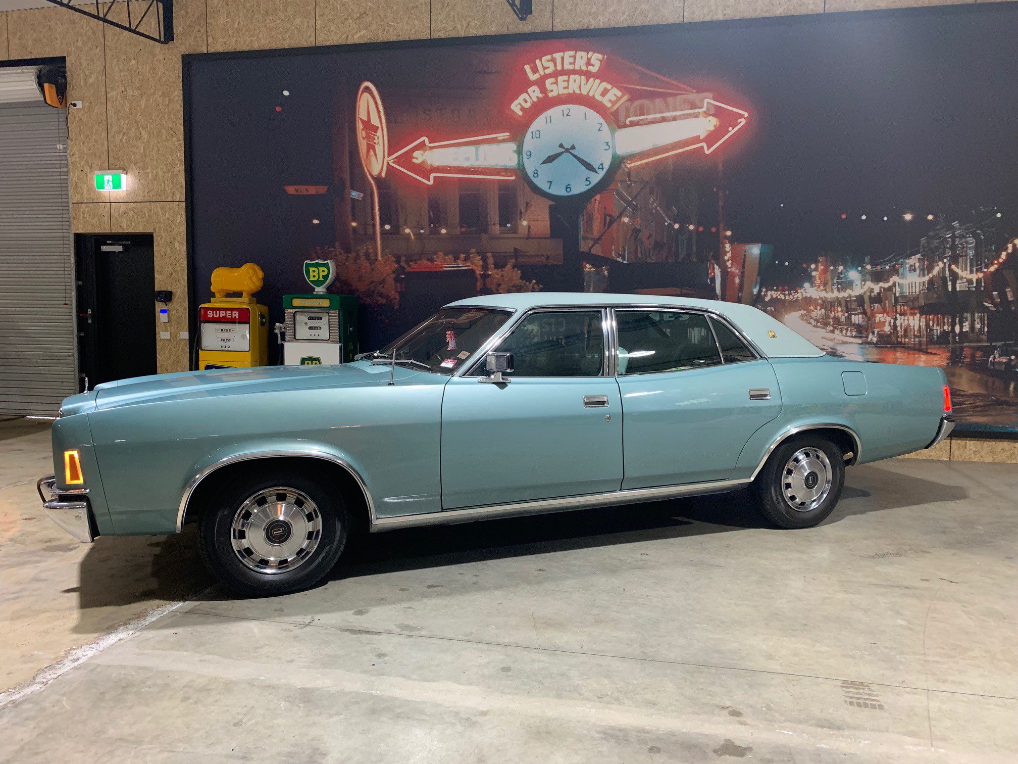 1976 Ford P6 LTD - SOLD | The Classic Centre