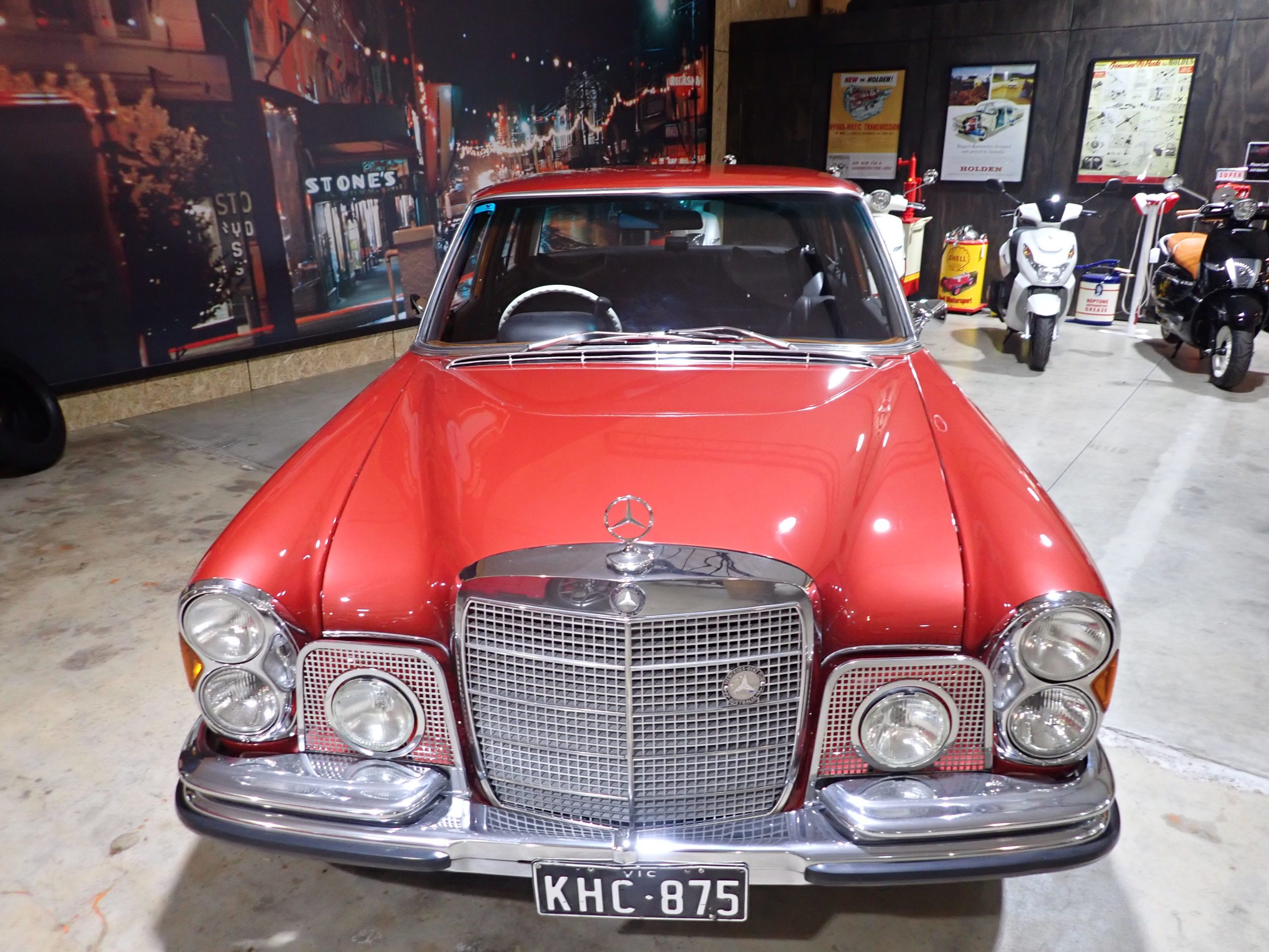 1972 Mercedes-Benz 280 SEL 3.5 - SOLD | The Classic Centre